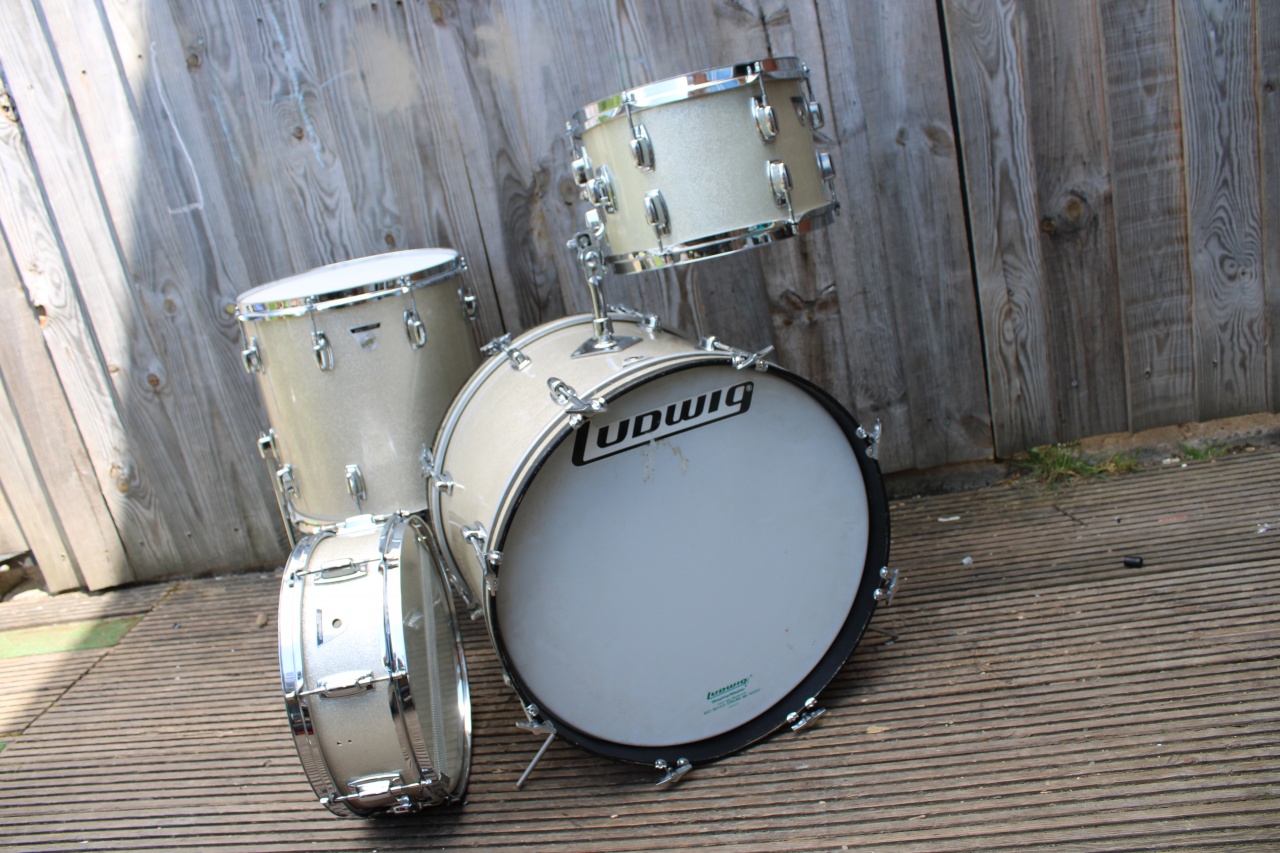 Ludwig Standard S-300 Outfit in Silver Mist rustydrums.co.uk